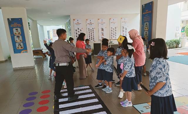 Satlantas Polresta Bogor Kota Simulasi Cara Aman ke Sekolah di Sekolah ...