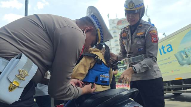 Satlantas Polresta Bogor Kota Sosialisasikan Ops Keselamatan Lodaya 2025 dan Bagikan Sabuk ...